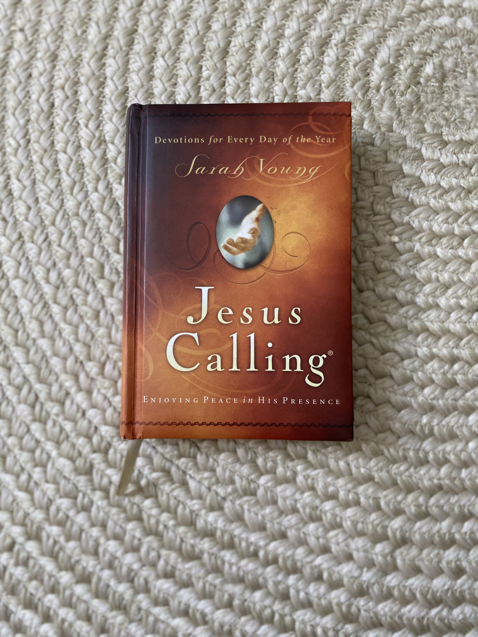 My Favorite Daily Devotionals & Christian Books - The Haute Homemaker